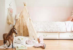 10 Ways to Repurpose Vintage Linens - She Holds Dearly