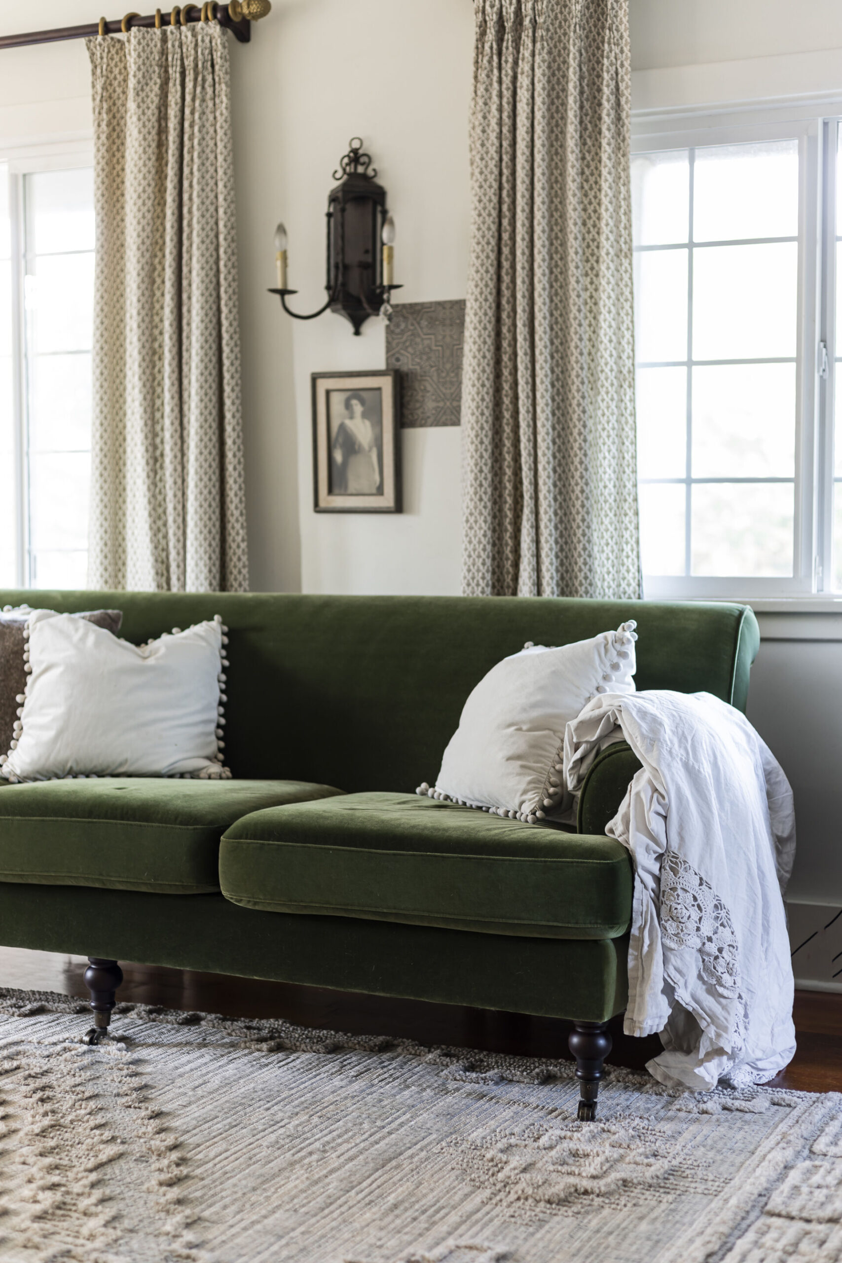 Choosing Wallpaper Like a Pro - She Holds Dearly