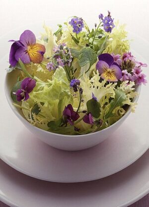 5 Elegant & Creative Uses for Spring Flowers - She Holds Dearly
