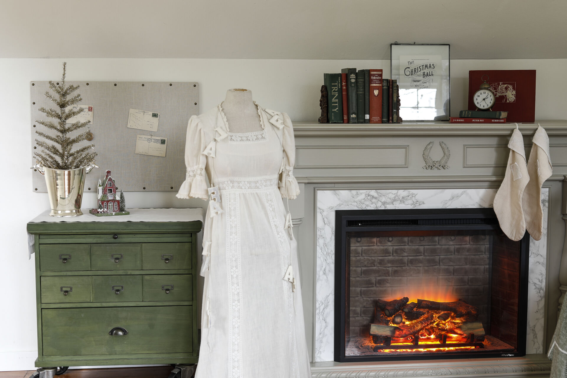 An Elegant Victorian Christmas Bedroom - She Holds Dearly