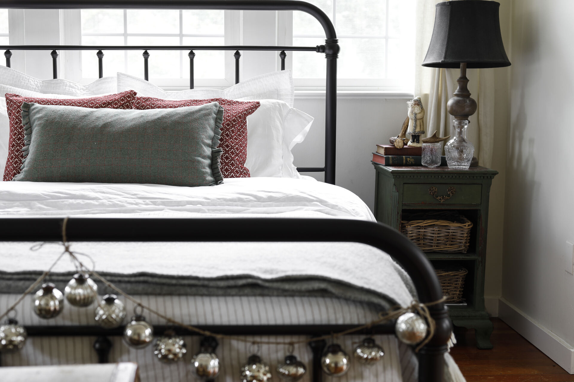 An Elegant Victorian Christmas Bedroom - She Holds Dearly