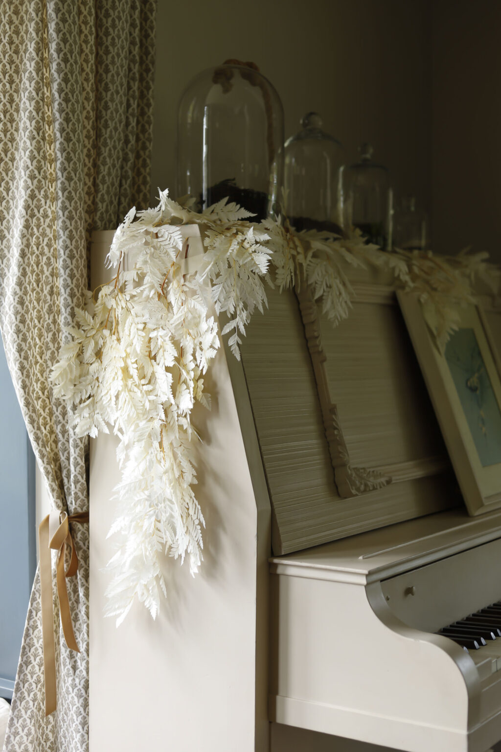 Brand New | Spring Decor Boxes - She Holds Dearly