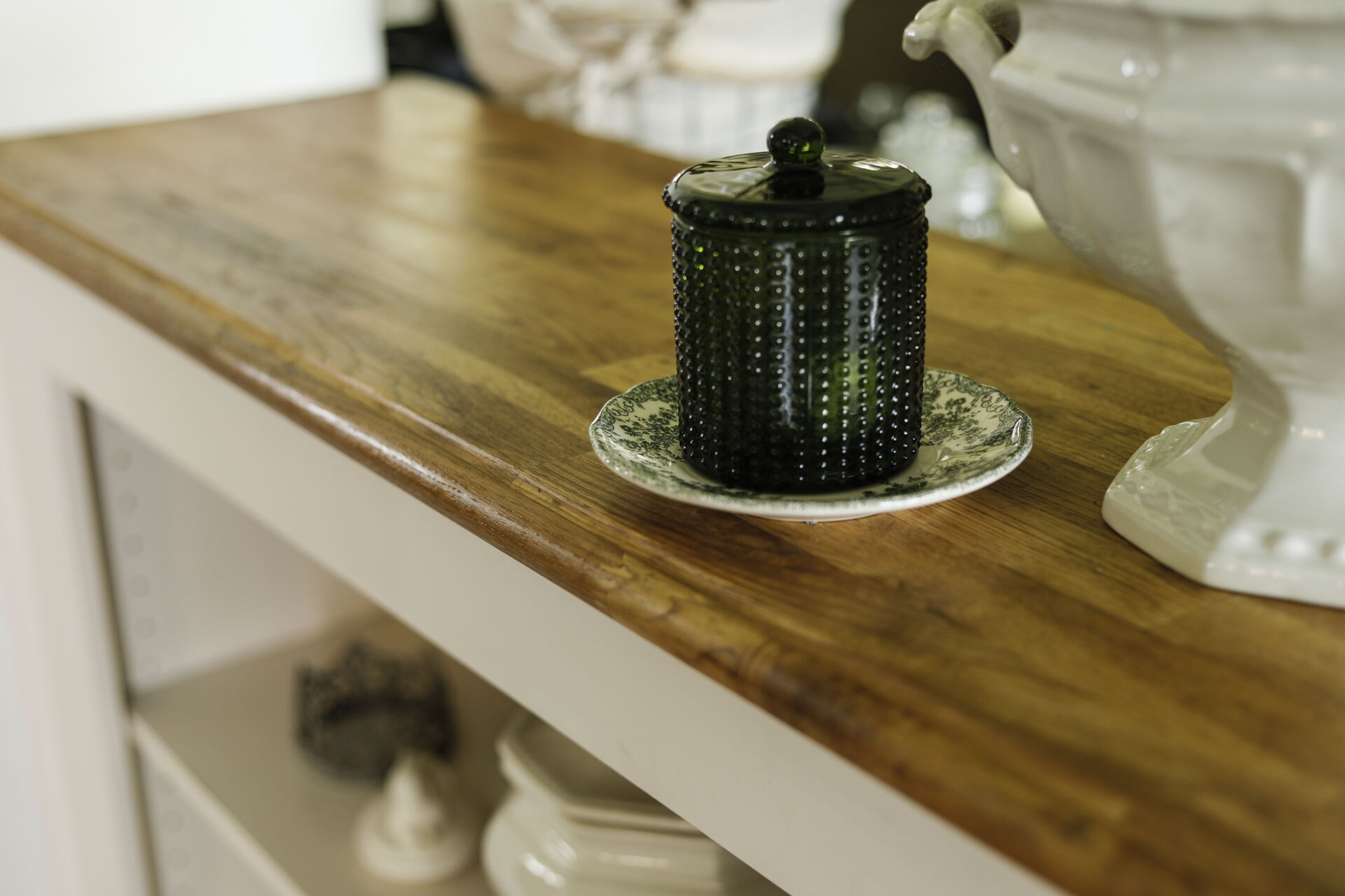 Brand New | Spring Decor Boxes - She Holds Dearly